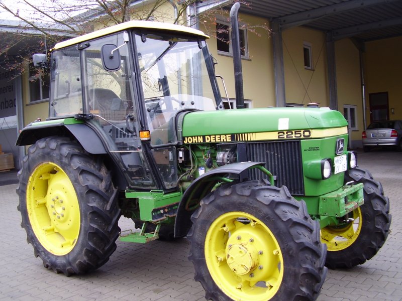 Gebrauchte Traktoren und Landmaschinen - Die BayWa-Boerse :: Gebrauchtmaschine John Deere 2250 A ...